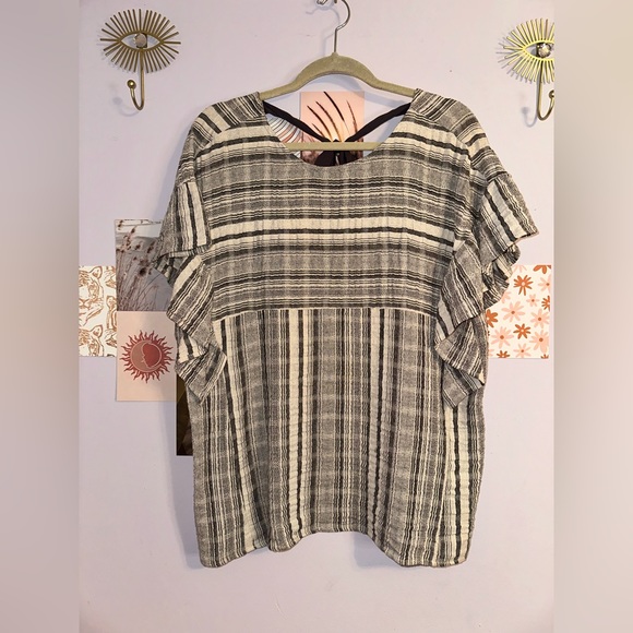 Doe & Rae | Tops | Doe Rae Ruffle Sleeve Blouse | Poshmark